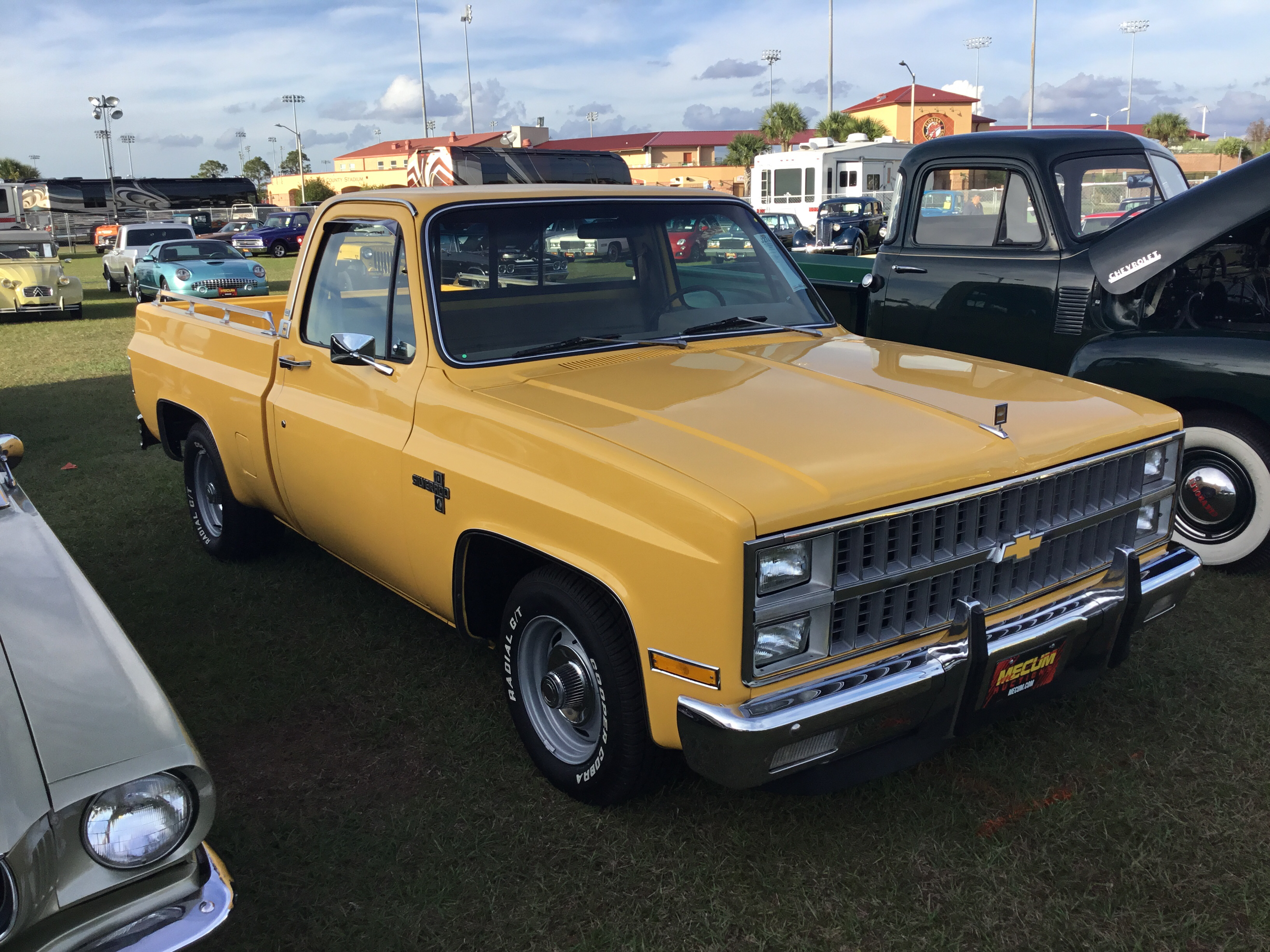 1981 Chevrolet C10 1/2 Ton 2GCDC14H4B1155964 | Hagerty Valuation Tools