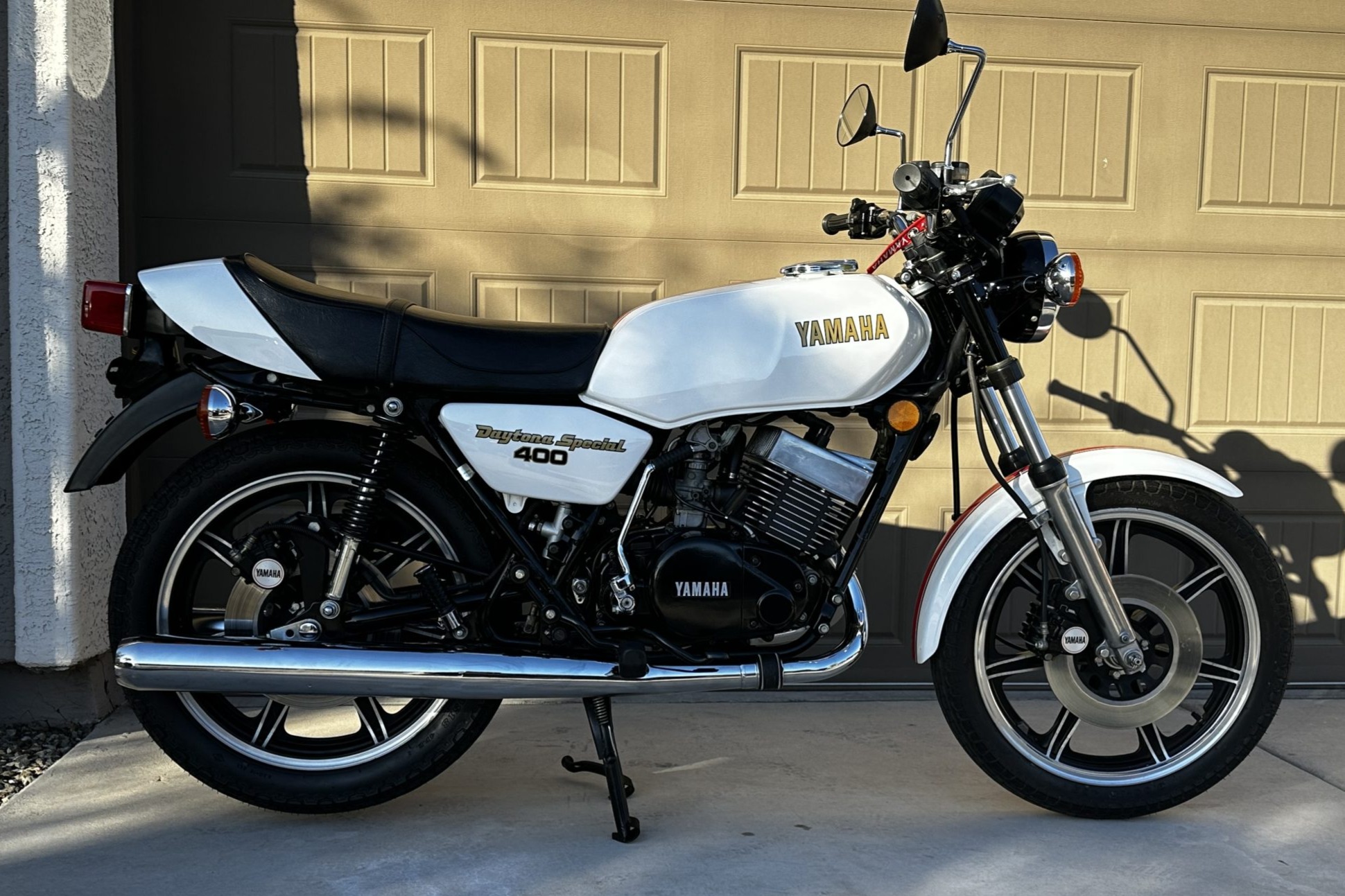 1979 Yamaha RD400F Daytona Special VIN 2V0002000 | Hagerty Valuation Tools