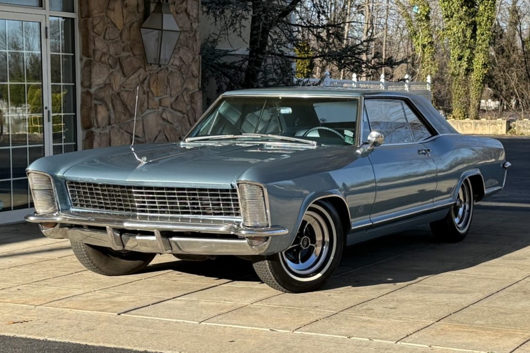 1965 Buick Riviera VIN 494475H938861 | Hagerty Valuation Tools