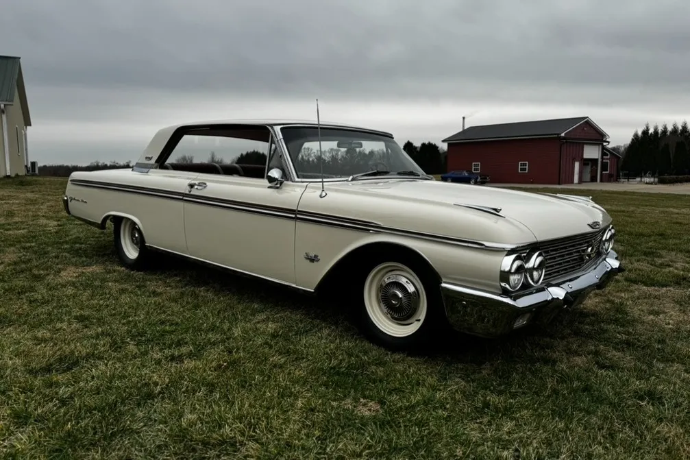 1962 Ford Galaxie 500 Club Victoria VIN 2N63M120873 | Hagerty Valuation ...