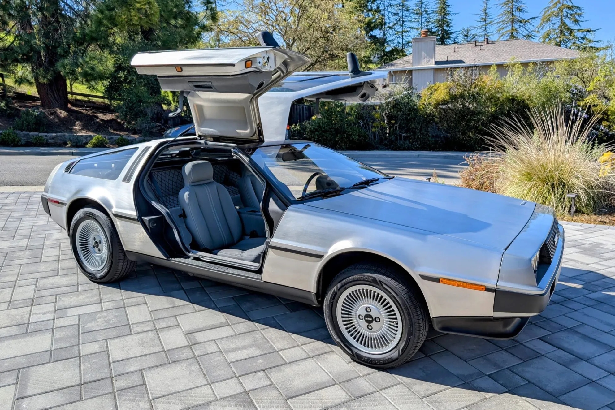 1983 Delorean DMC-12 VIN SCEDT26T8DD016425 | Hagerty Valuation Tools