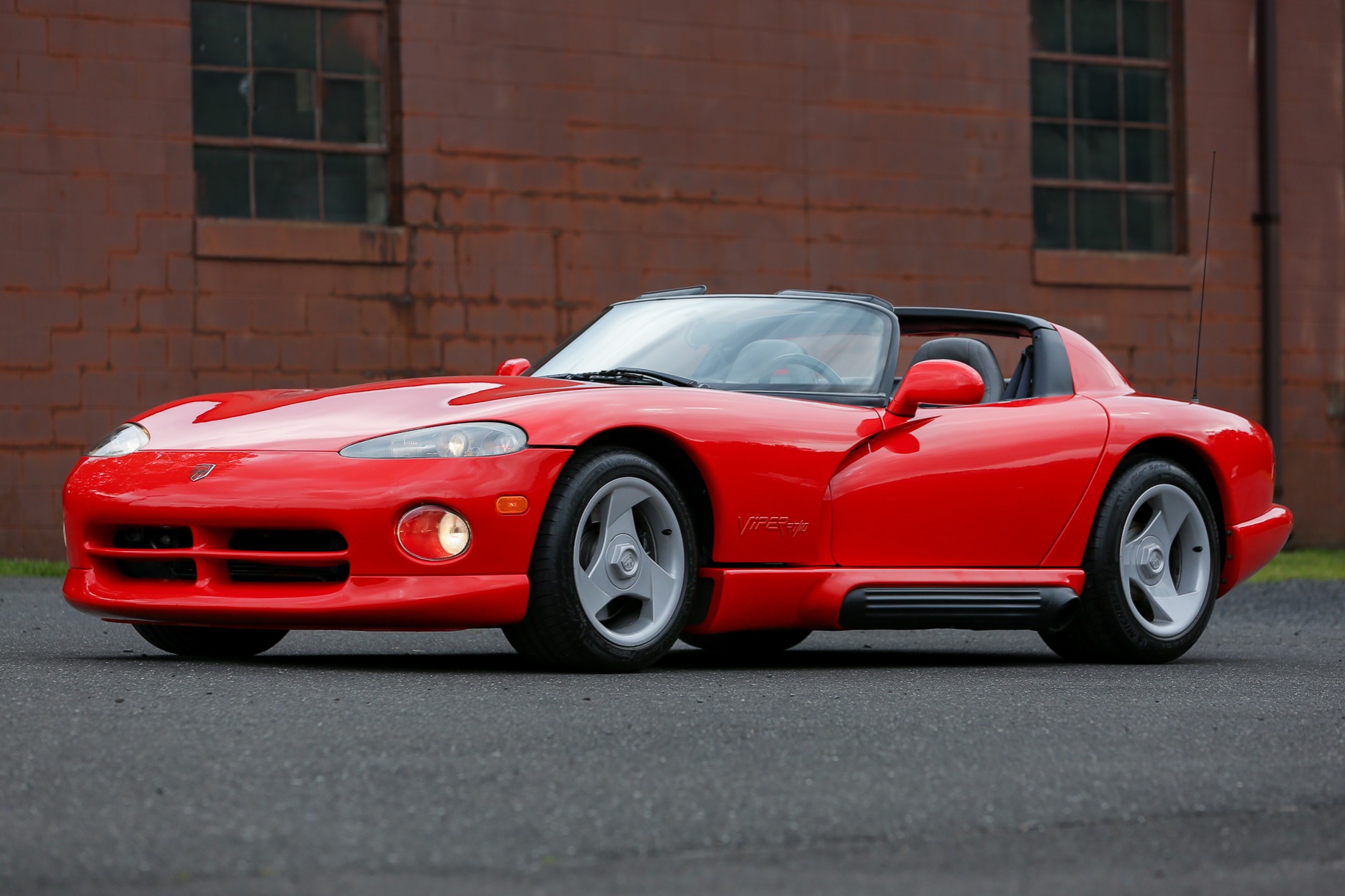 1992 Dodge Viper RT/10 VIN 1B3BR65E3NV100207 | Hagerty Valuation Tools