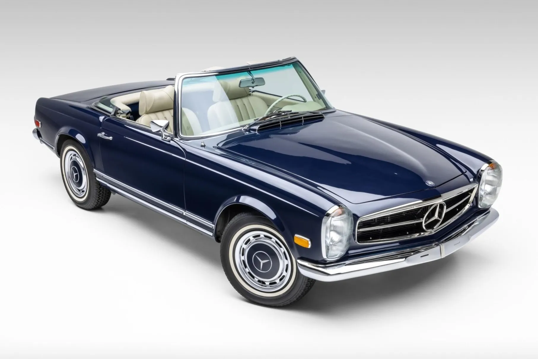 1969 Mercedes-Benz 280SL VIN 11304410008749 | Hagerty Valuation Tools