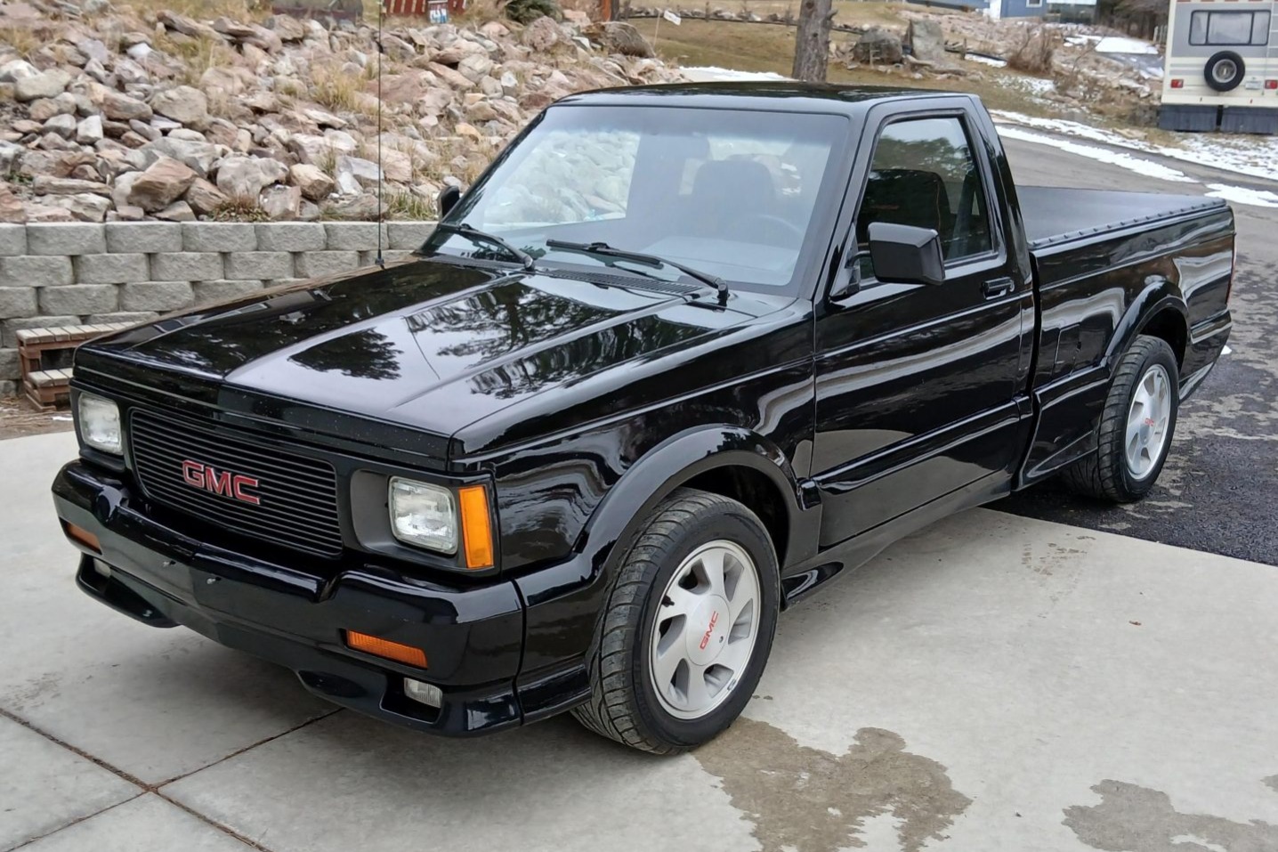 1991 GMC Syclone 1/2 Ton VIN 1GDCT14ZXM8802562 | Hagerty Valuation Tools