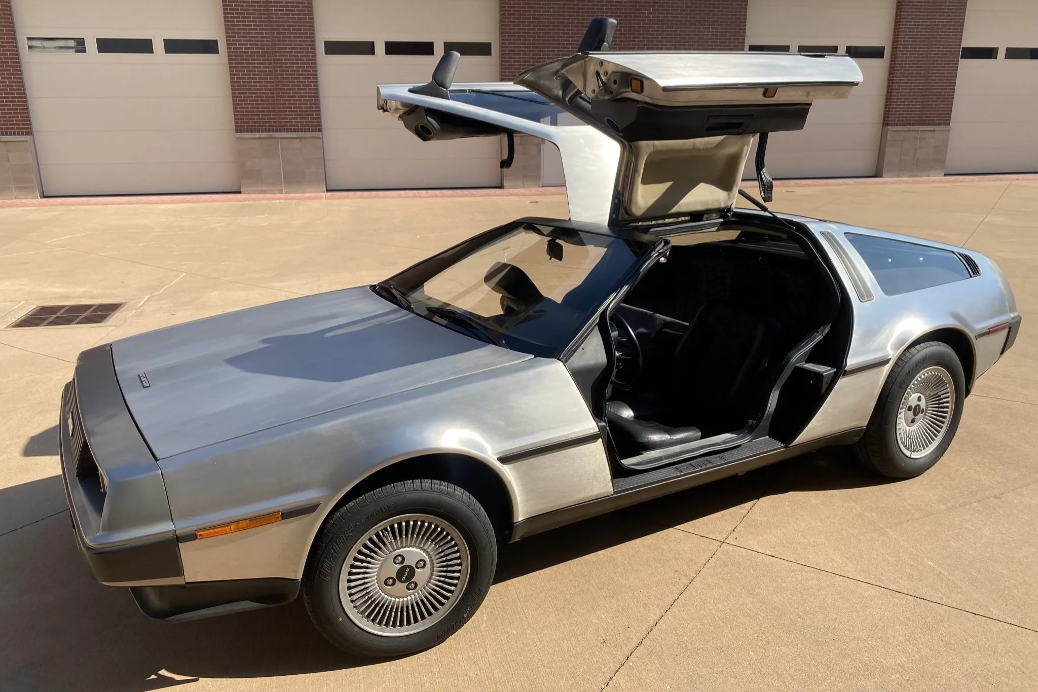1983 Delorean DMC-12 VIN SCEDT26T5DD016916 | Hagerty Valuation Tools