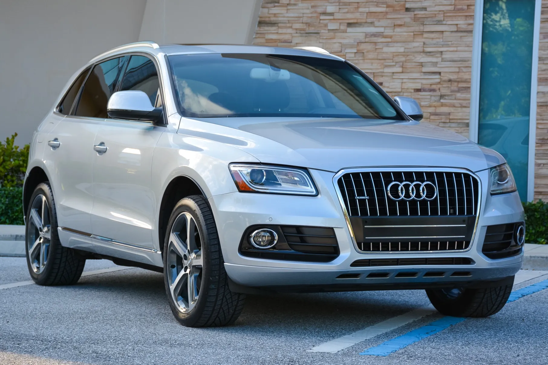 2015 Audi Q5 TDI Premium Plus VIN WA1CMAFPXFA006252 | Hagerty Valuation ...