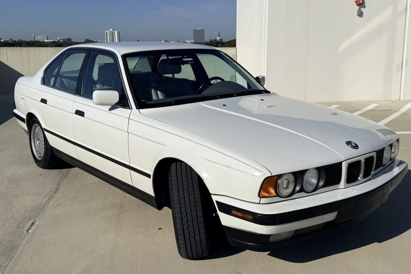 1994 BMW 525i VIN WBAHD6321RBJ96889 | Hagerty Valuation Tools
