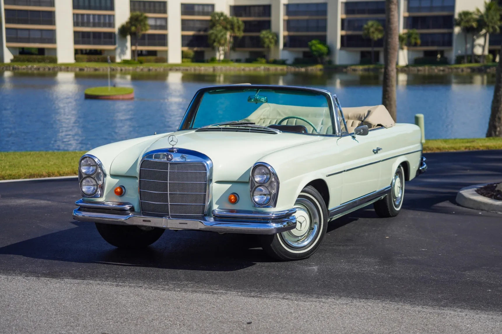 1966 Mercedes-Benz 250SE VIN 11102310086882 | Hagerty Valuation Tools