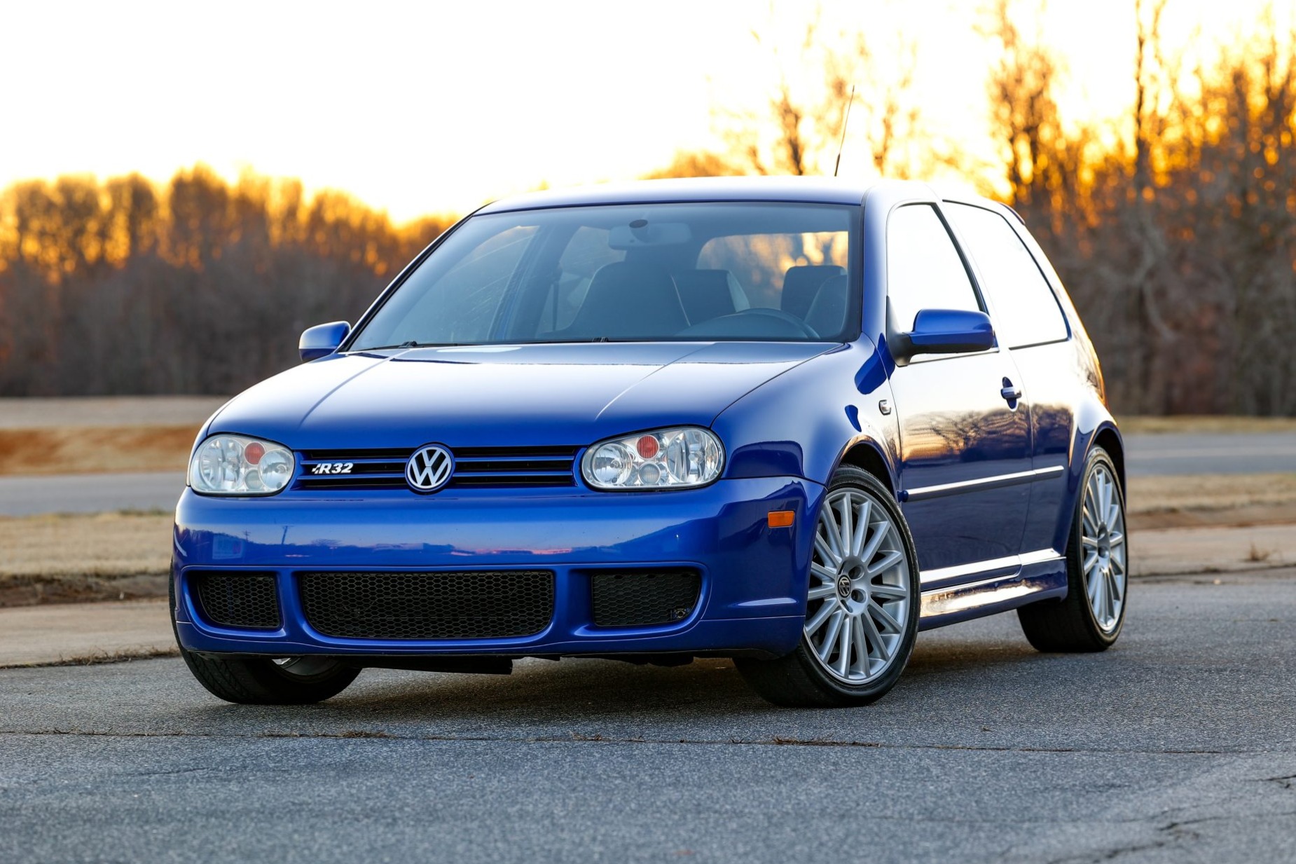 2004 Volkswagen Golf R32 VIN WVWKG61J44D130649 | Hagerty Valuation Tools