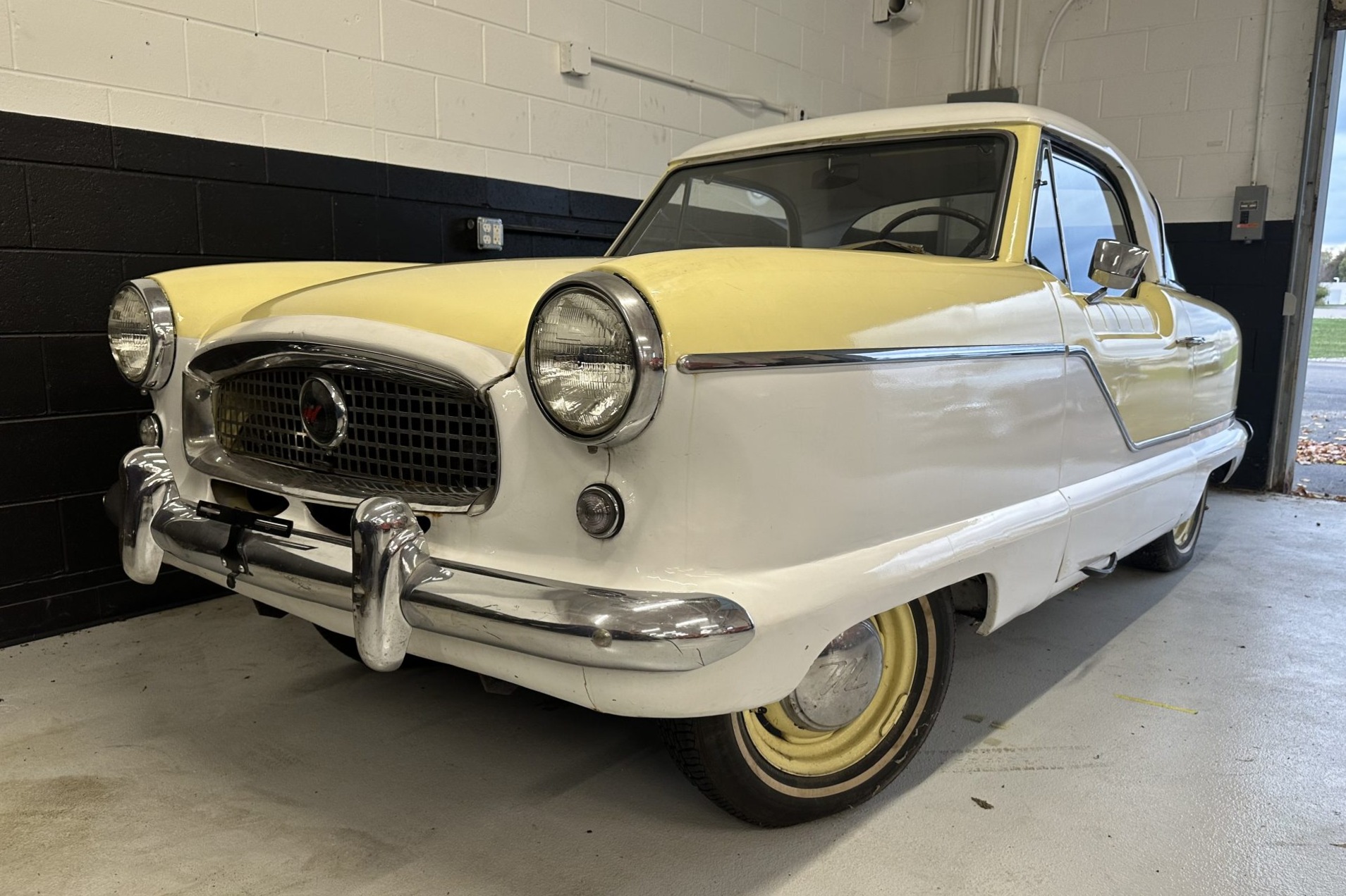 1960 Nash Metropolitan VIN E69164 | Hagerty Valuation Tools