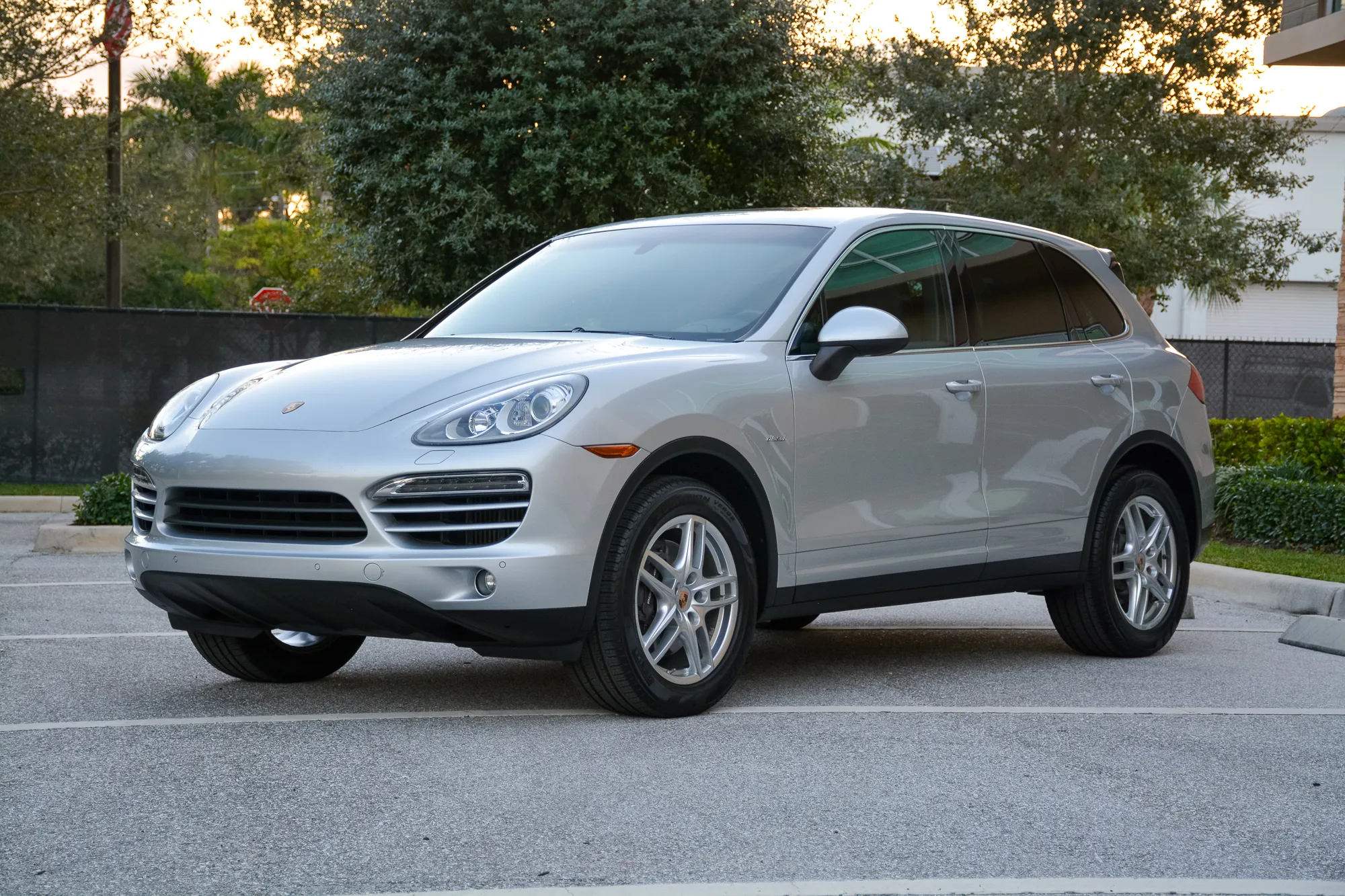 2014 Porsche Cayenne VIN WP1AF2A22ELA34332 | Hagerty Valuation Tools