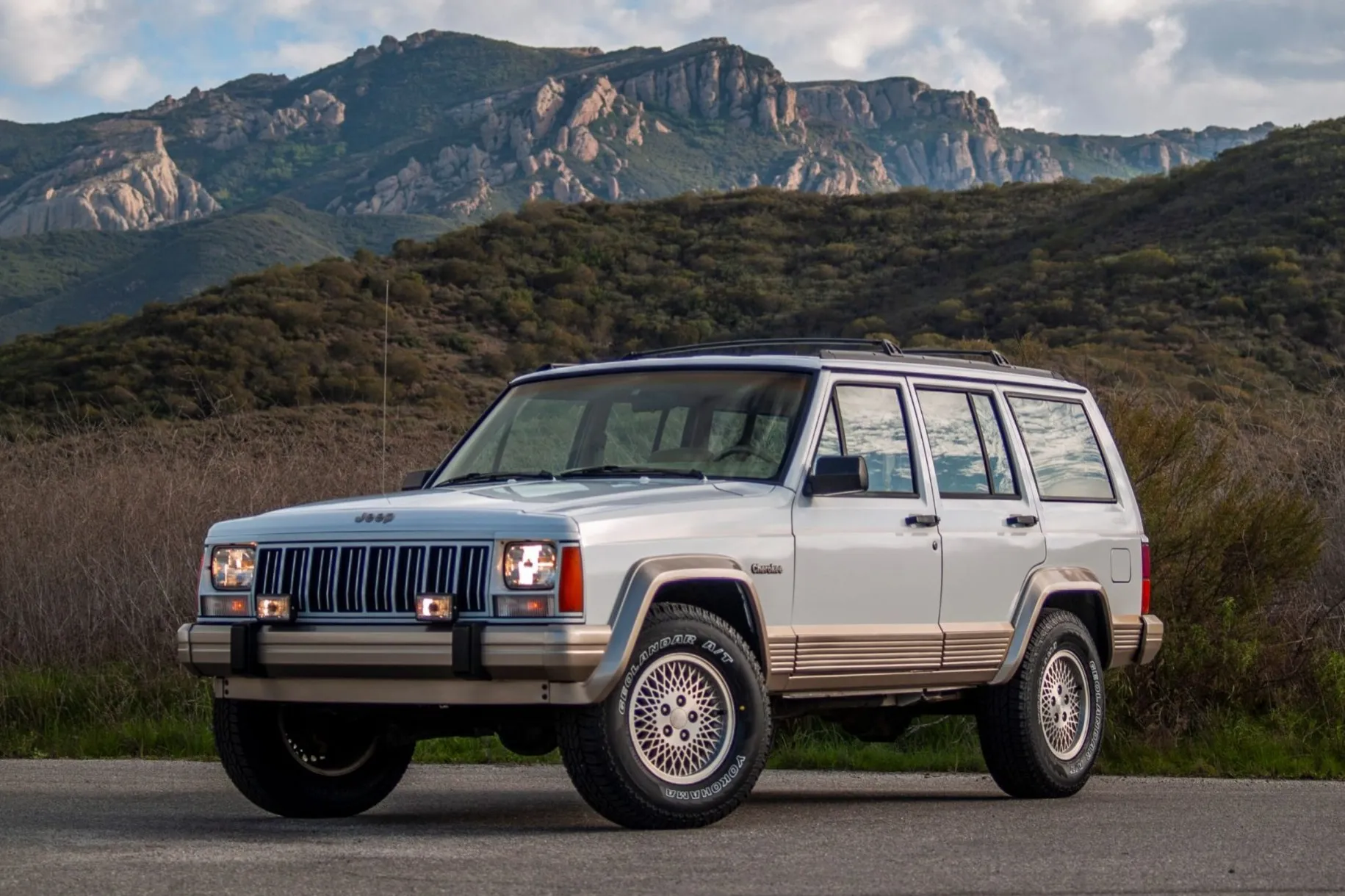1993 Jeep Cherokee Country VIN 1J4FJ78S6PL562476 | Hagerty Valuation Tools