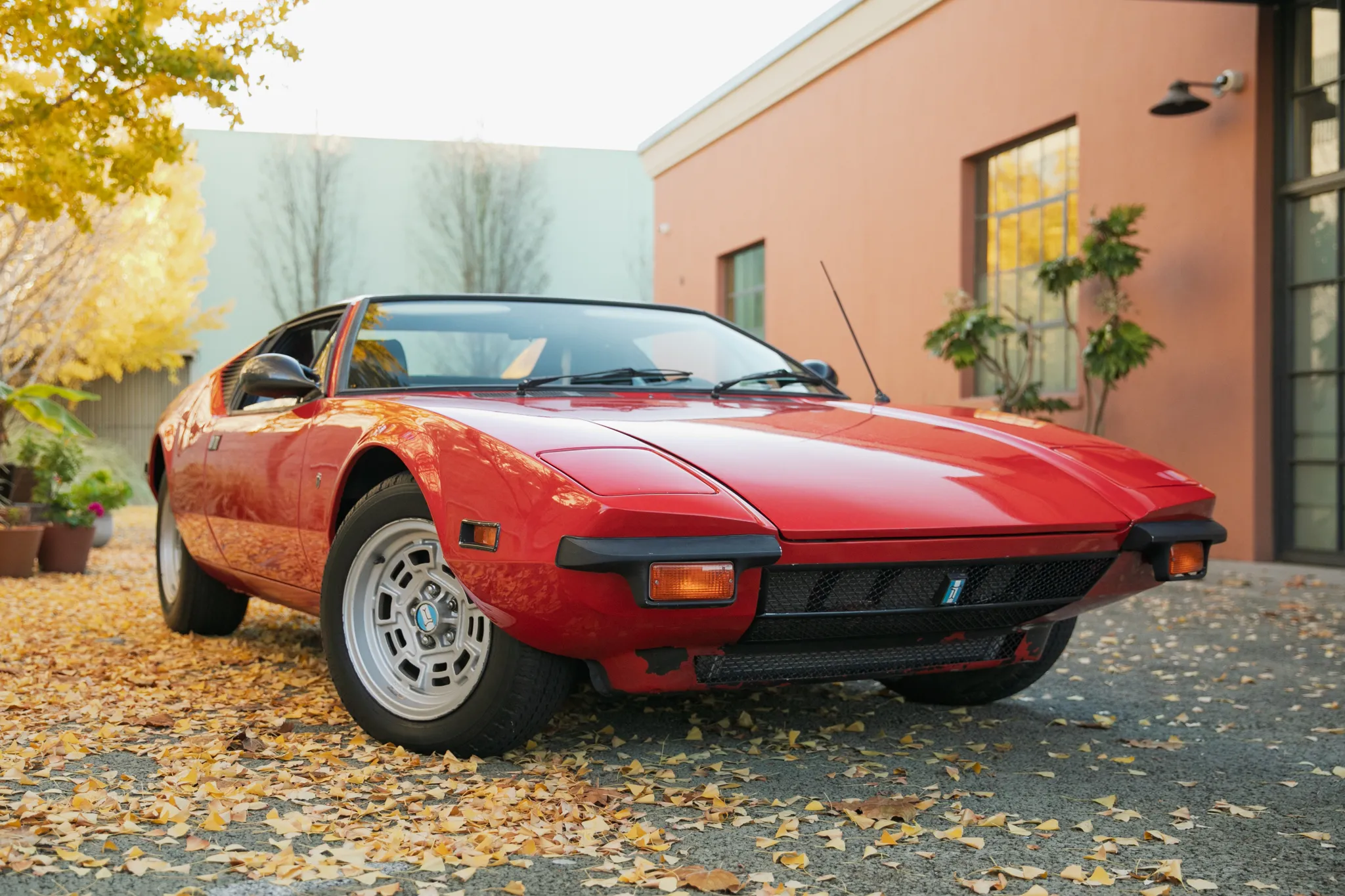 1971 DeTomaso Pantera VIN THPNLU02210 | Hagerty Valuation Tools