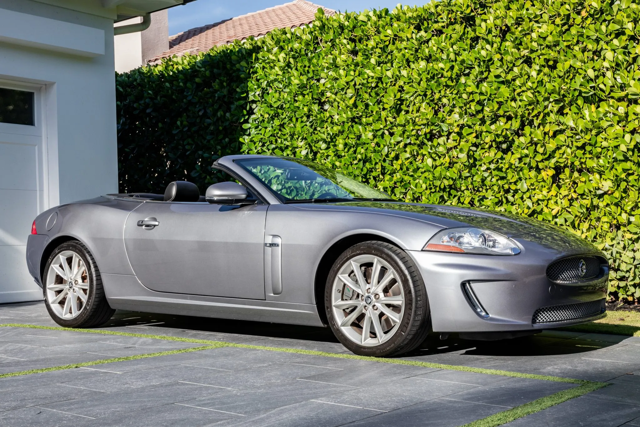 2010 Jaguar XKR VIN SAJWA4EC0AMB38833 | Hagerty Valuation Tools
