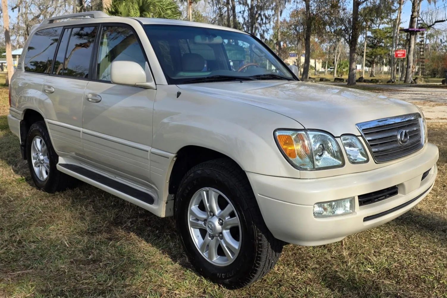 2004 Lexus LX470 VIN JTJHT00W143548363 | Hagerty Valuation Tools