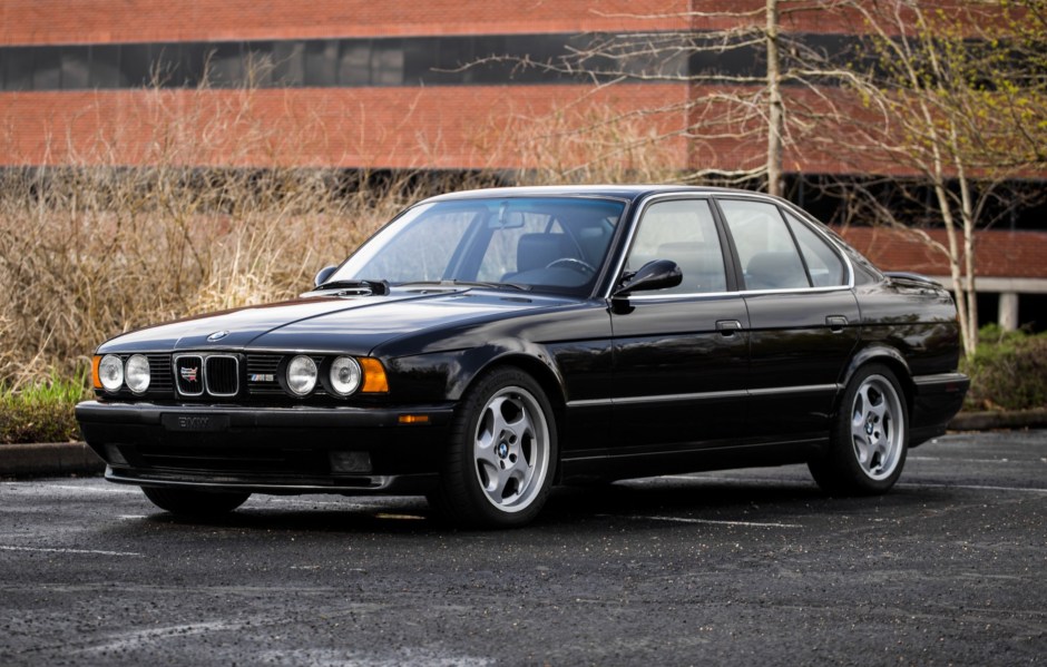 1991 BMW M5 VIN WBSHD9316MBK05325 | Hagerty Valuation Tools
