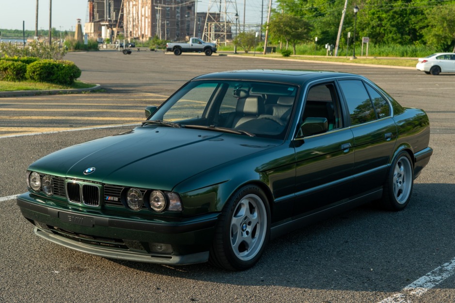 1991 BMW M5 VIN WBSHD9315MBK05462 | Hagerty Valuation Tools