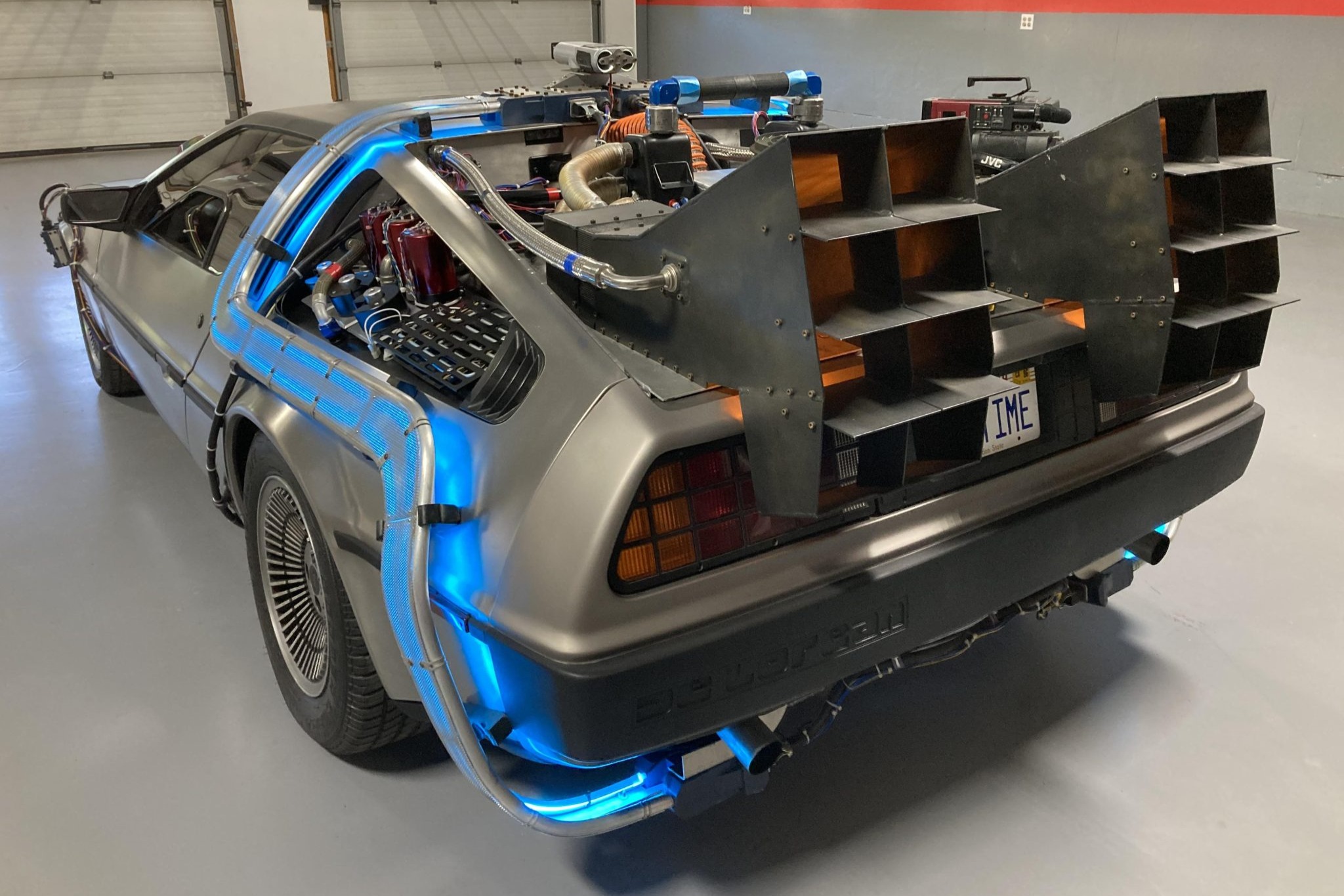 1981 Delorean DMC-12 VIN SCEDT26T1BD004016 | Hagerty Valuation Tools