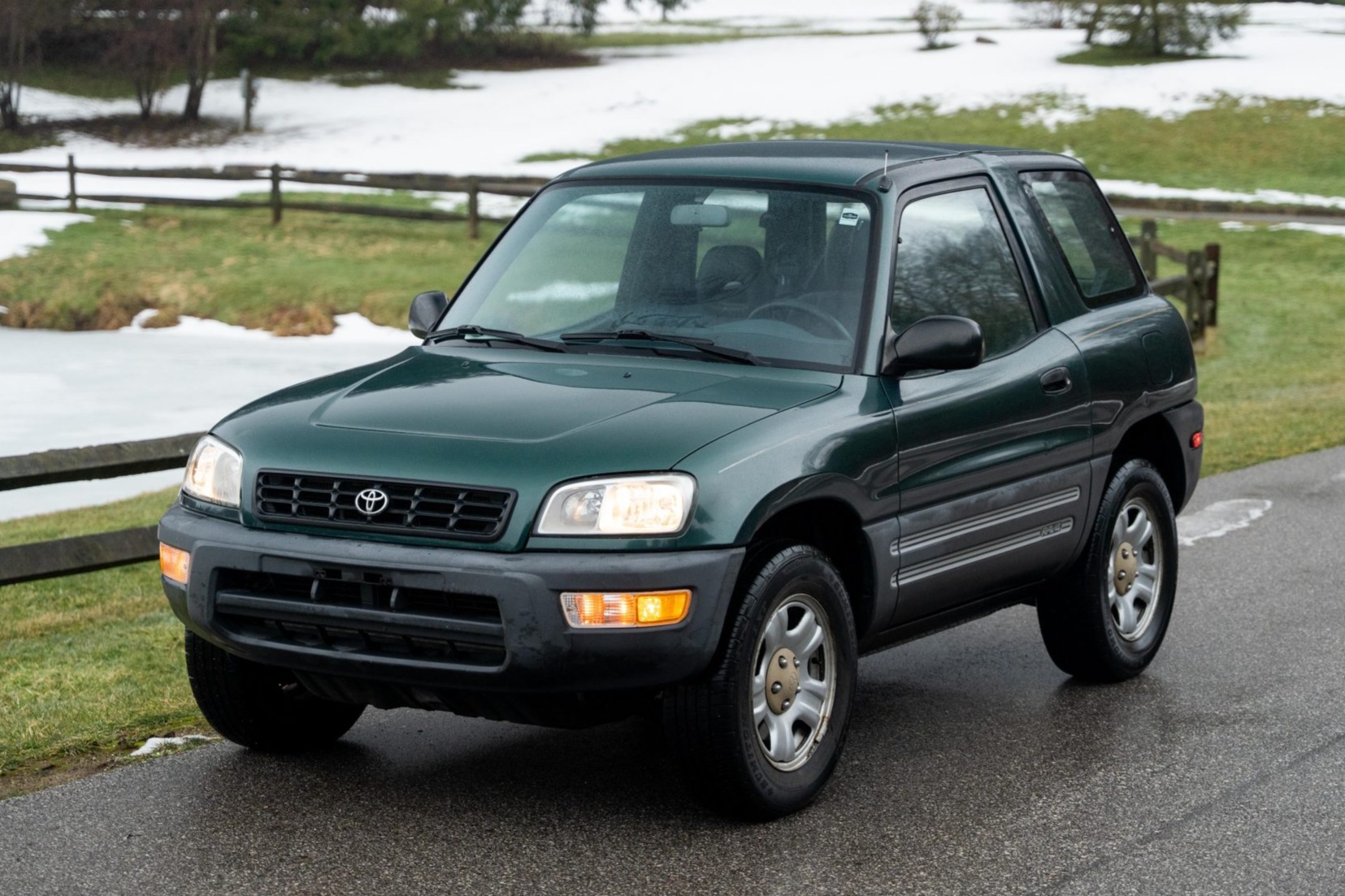 1998 Toyota RAV4 VIN JT3XP10V4W0012001 | Hagerty Valuation Tools