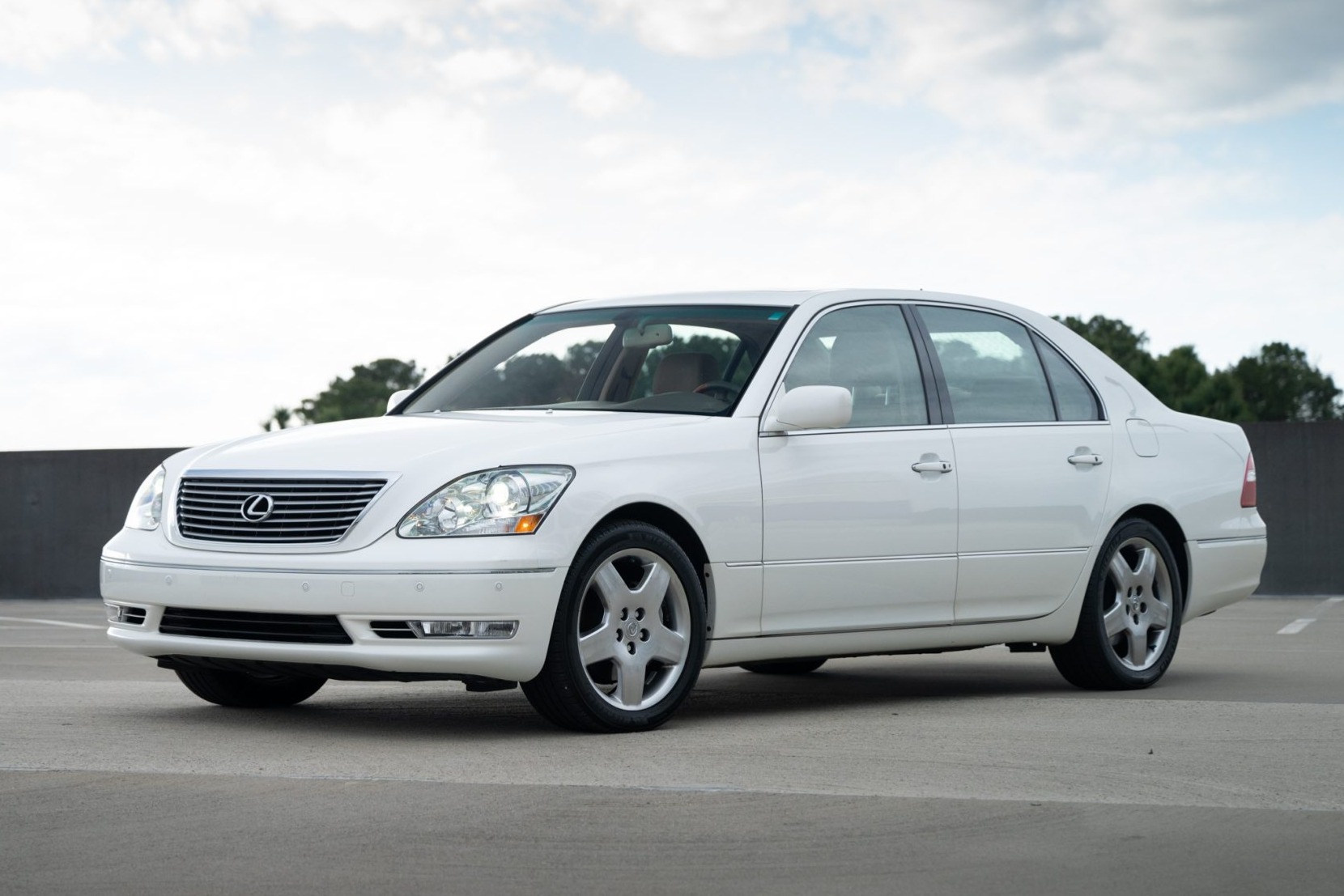 2005 Lexus LS430 VIN JTHBN36F655013979 | Hagerty Valuation Tools