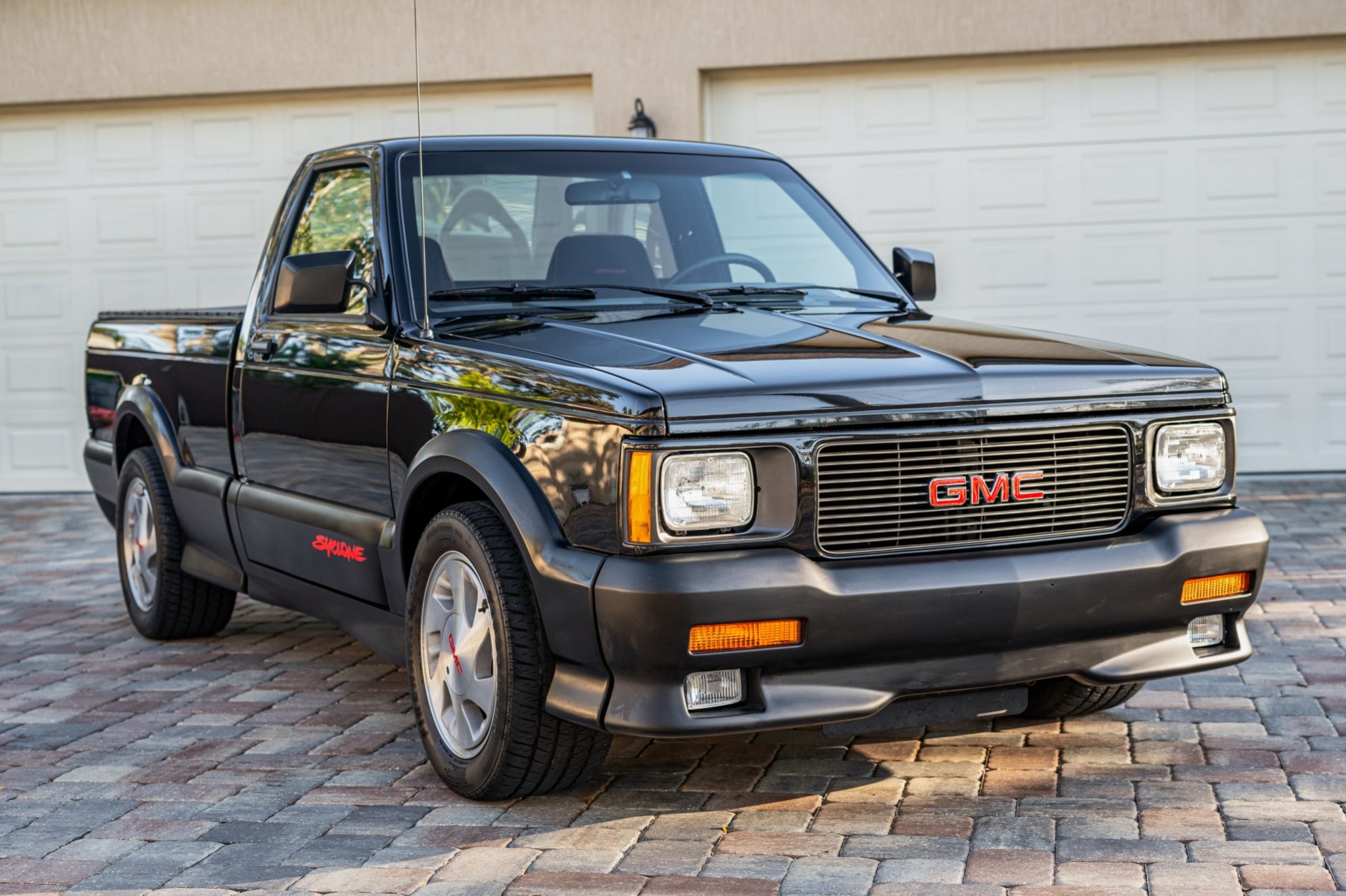 1991 GMC Syclone 1/2 Ton VIN 1GDCT14Z9M8800818 | Hagerty Valuation Tools