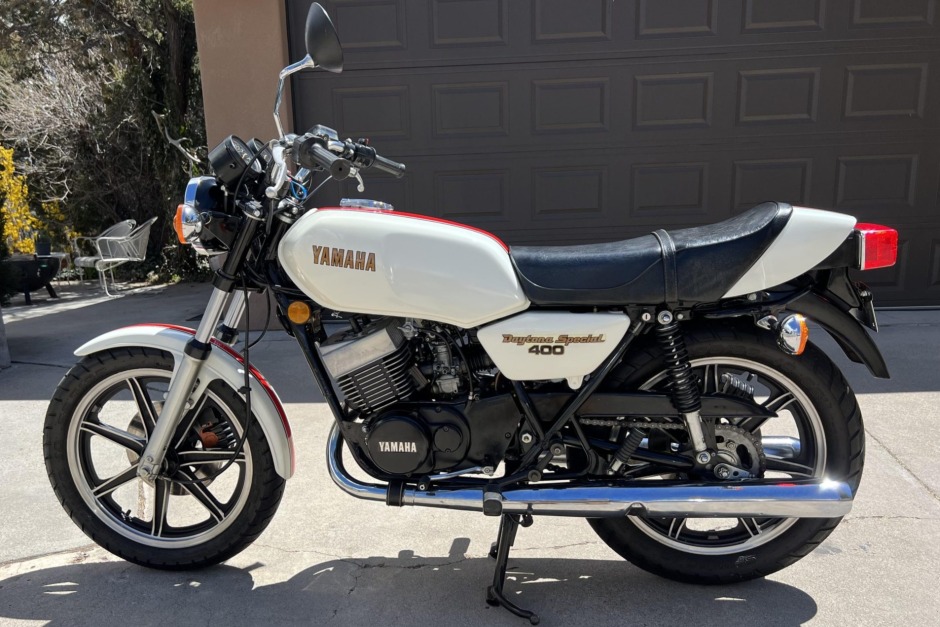 1979 Yamaha RD400F Daytona Special VIN 2V0003643 | Hagerty Valuation Tools