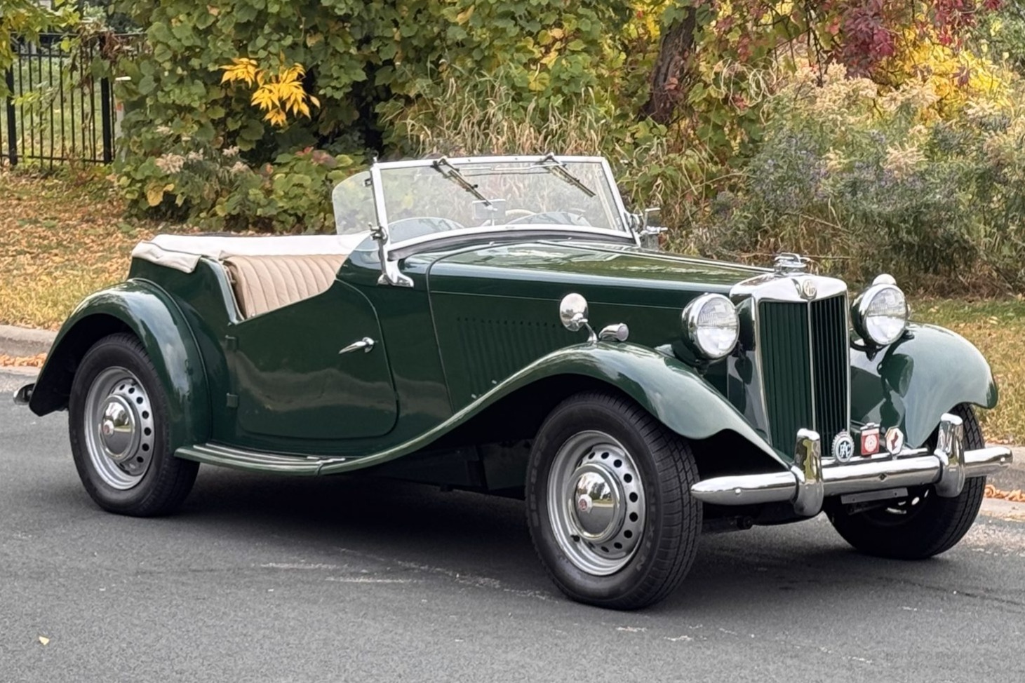 1952 MG TD VIN TD13743 | Hagerty Valuation Tools