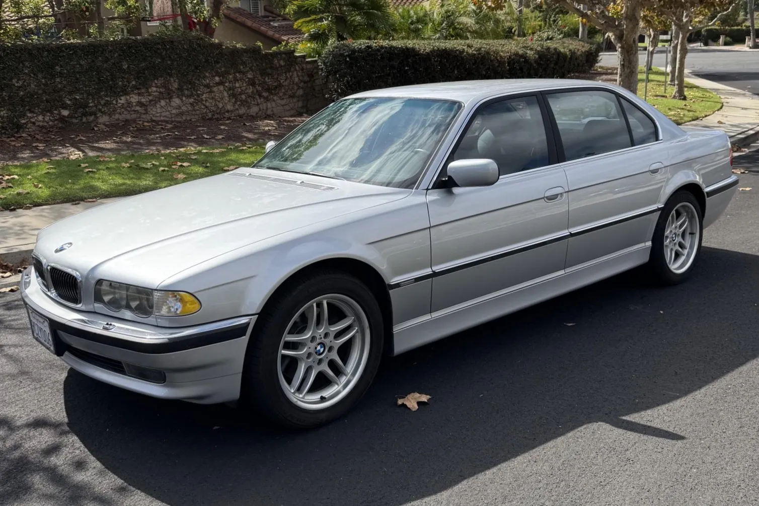 2001 BMW 740iL VIN WBAGH83411DP33671 | Hagerty Valuation Tools