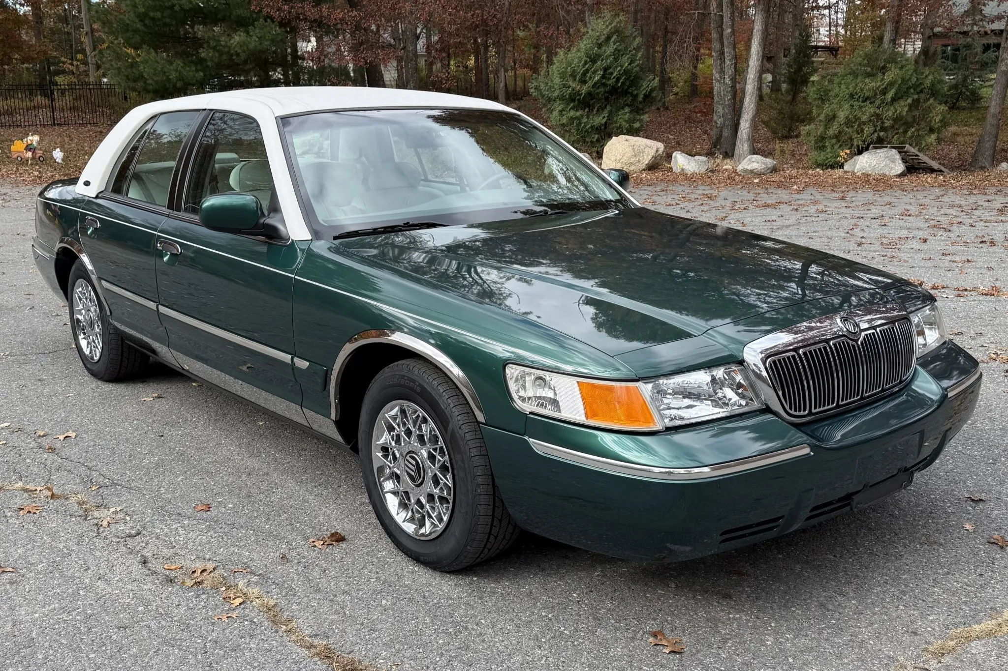 2000 Mercury Grand Marquis GS VIN 2MEFM74W9YX705123 | Hagerty Valuation ...