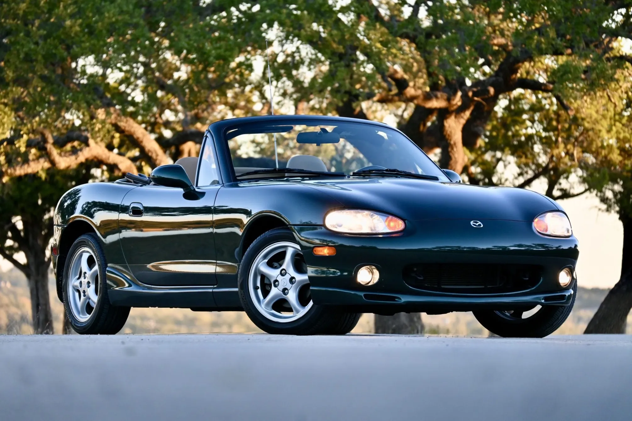 2000 Mazda MX-5 Miata VIN JM1NB3537Y0140479 | Hagerty Valuation Tools