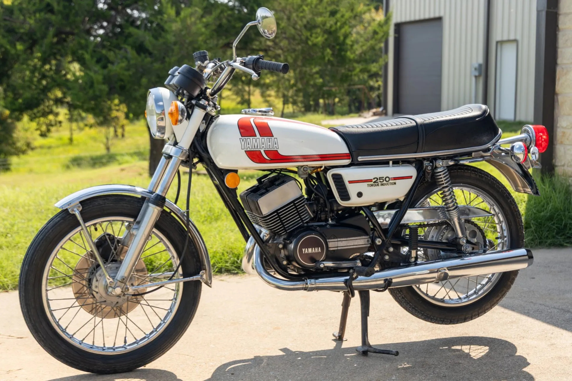 1975 Yamaha RD250B VIN 352300277 | Hagerty Valuation Tools