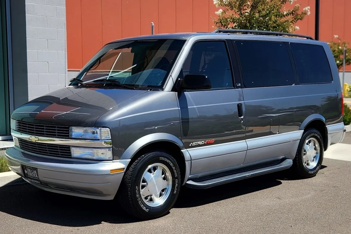 2000 Chevrolet Astro AWD VIN 1GNEL19W8YB216311 | Hagerty Valuation Tools