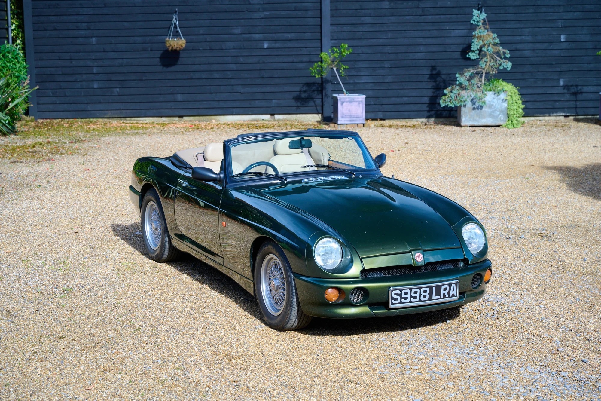 1998 MG R-V8 VIN SARRAWBMBMG002164 | Hagerty Valuation Tools