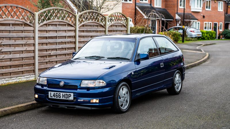 1993 Vauxhall Astra GSI VIN W0L000054R8124920 | Hagerty Valuation Tools