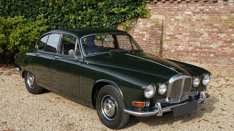 1968 Daimler Sovereign VIN 1A33443BW | Hagerty Valuation Tools