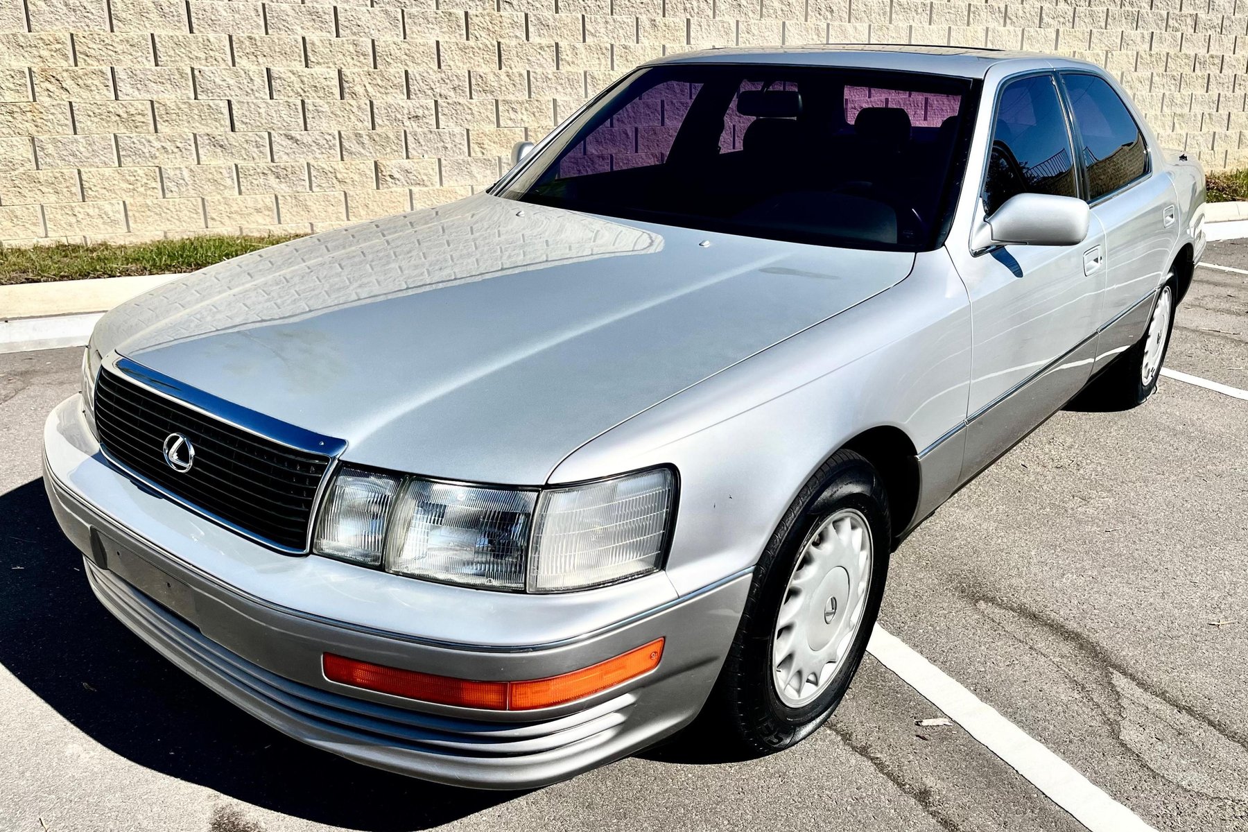1990 Lexus LS400 VIN JT8UF11E4L0034767 | Hagerty Valuation Tools