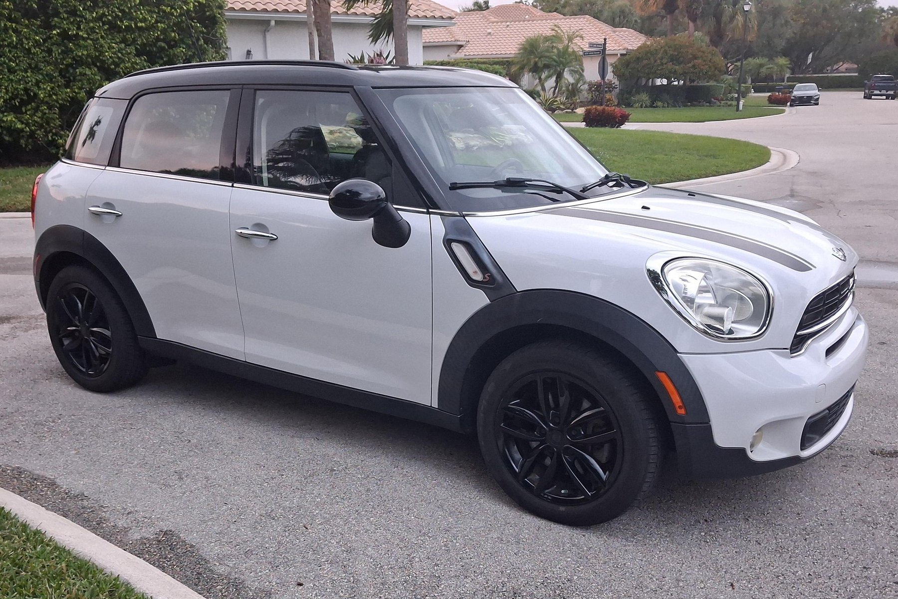 2016 Mini Cooper S Countryman VIN WMWZC3C54GWT09451 | Hagerty Valuation ...