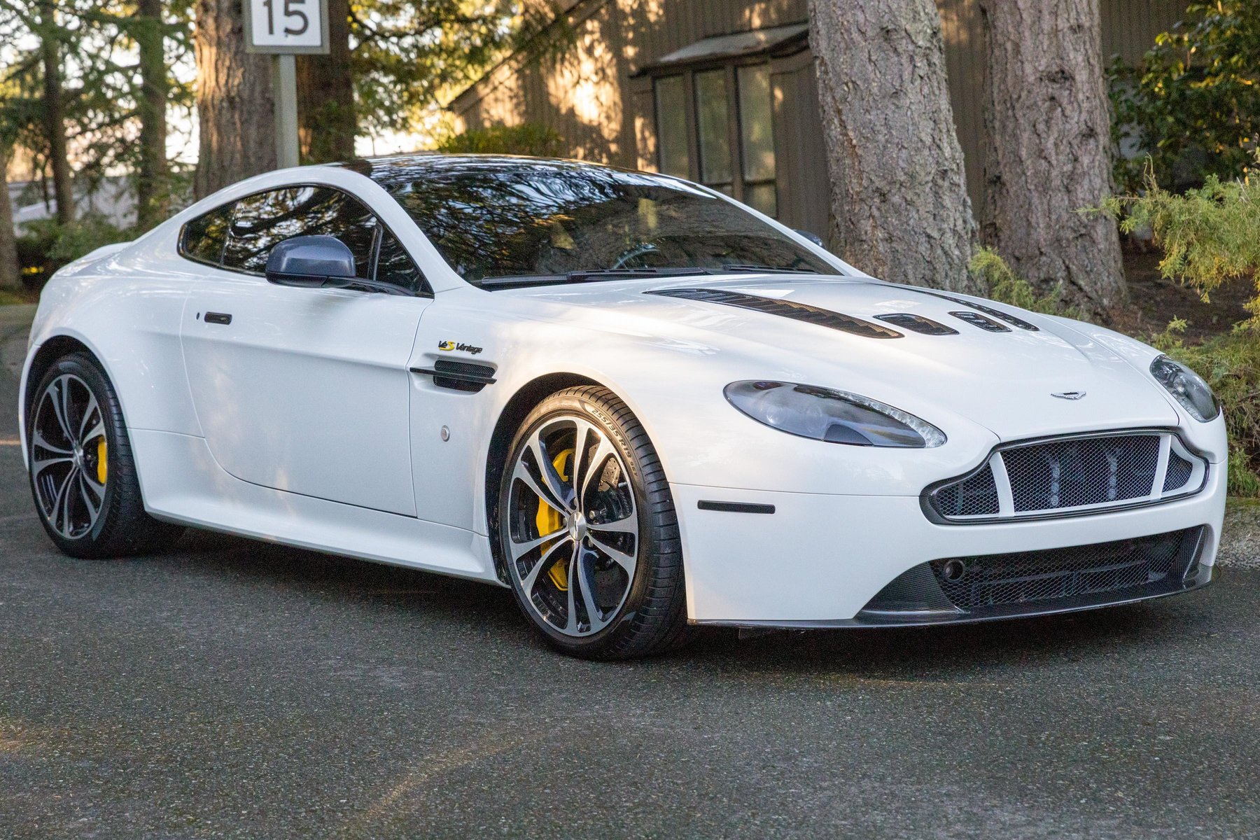 2015 Aston Martin V12 Vantage S VIN SCFEKBCR2FGS01907 | Hagerty ...