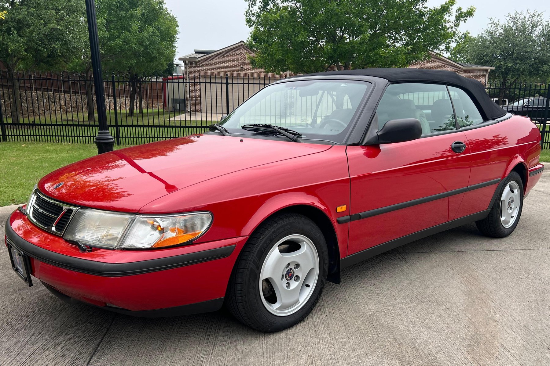 1998 Saab 900 S VIN YS3DD75B8W7002533 | Hagerty Valuation Tools