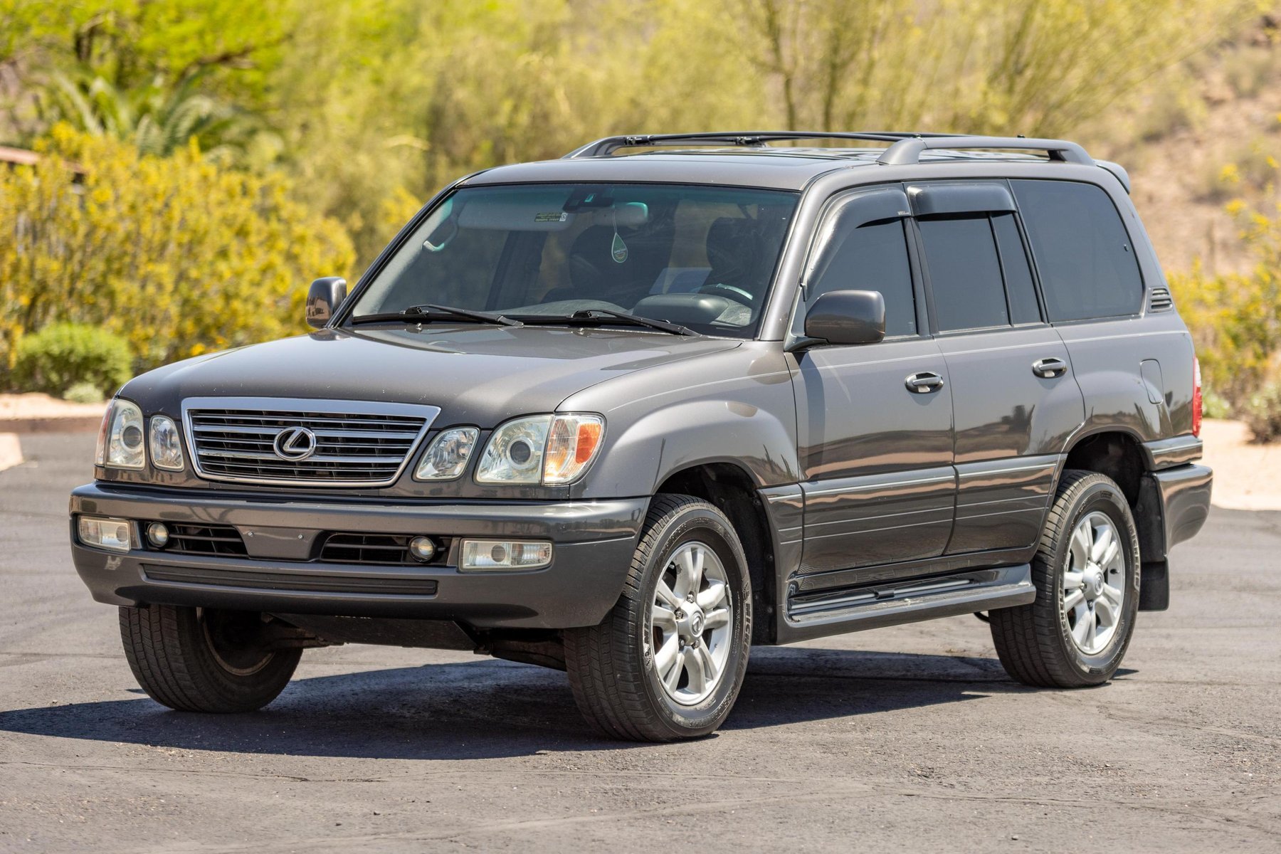 2005 Lexus LX470 VIN JTJHT00W154000178 | Hagerty Valuation Tools