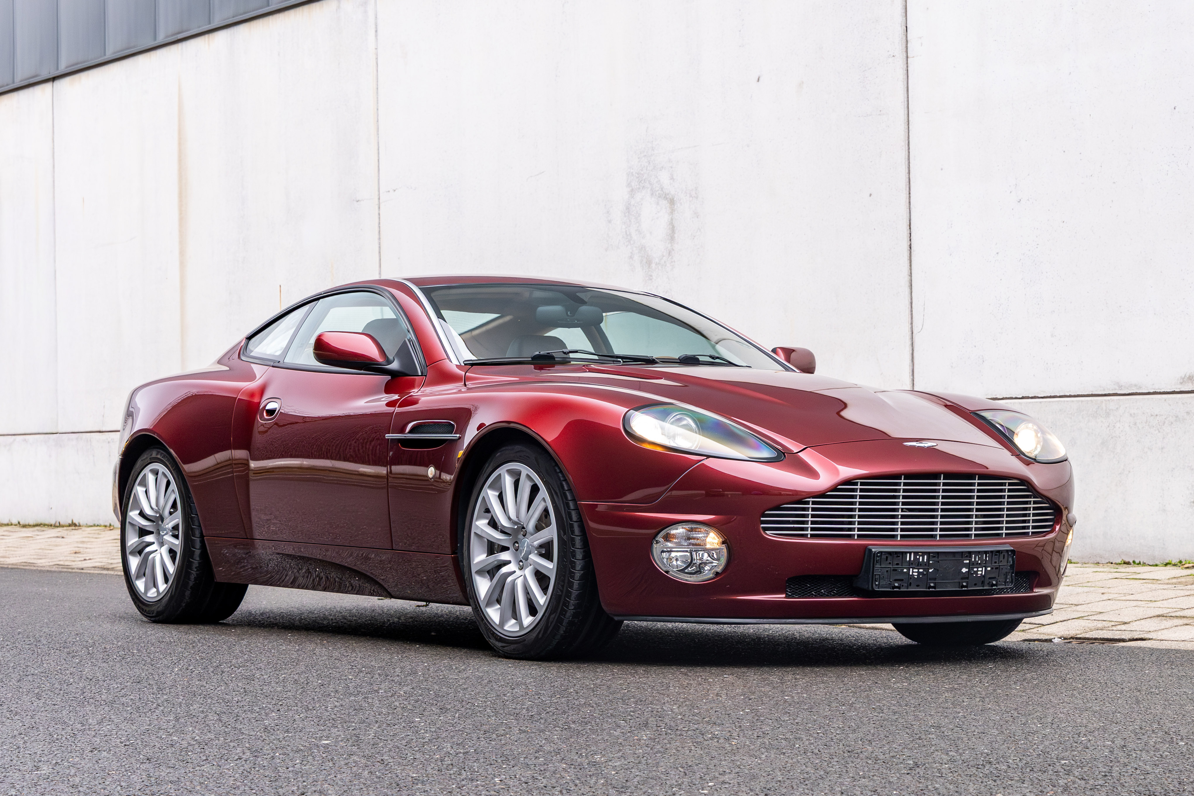 2002 Aston Martin Vanquish VIN SCFAC23392B500292 | Hagerty Valuation Tools