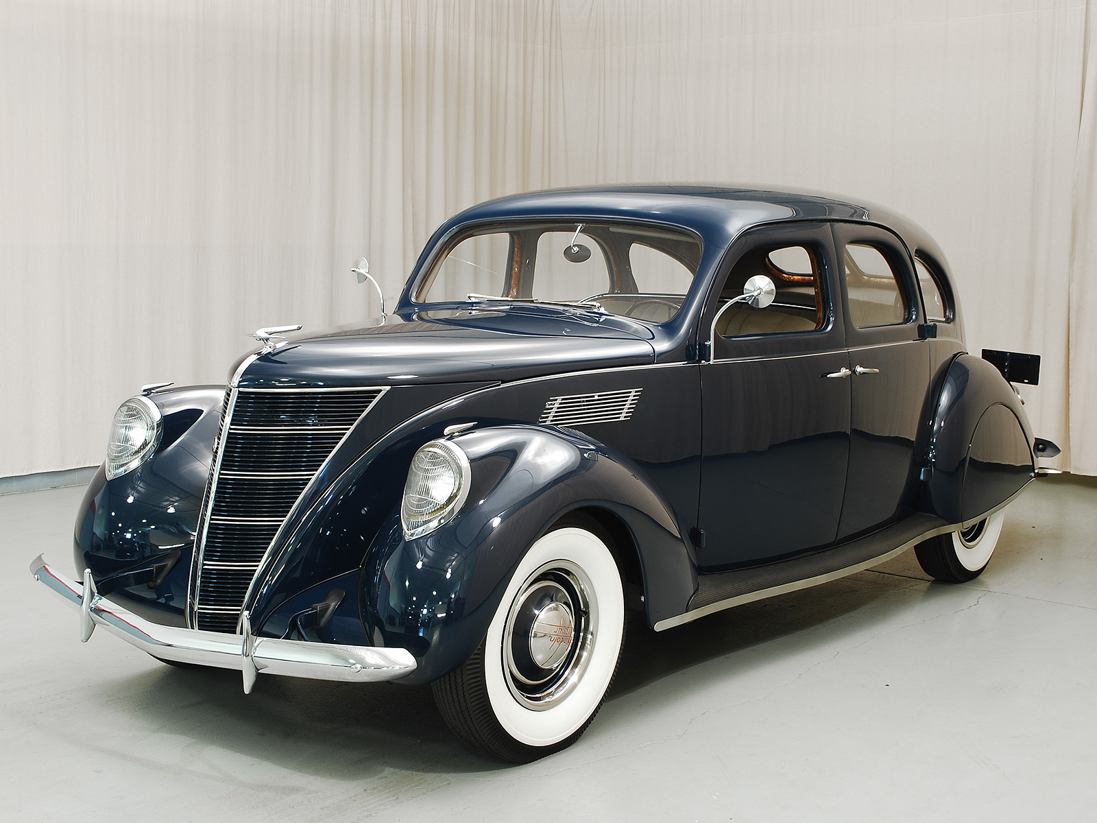 1937 Lincoln Zephyr Base | Hagerty Valuation Tools
